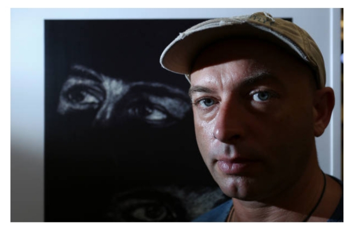 Lee Hadwin Never Dreamed of Being an Artist. To His Surprise, He ...