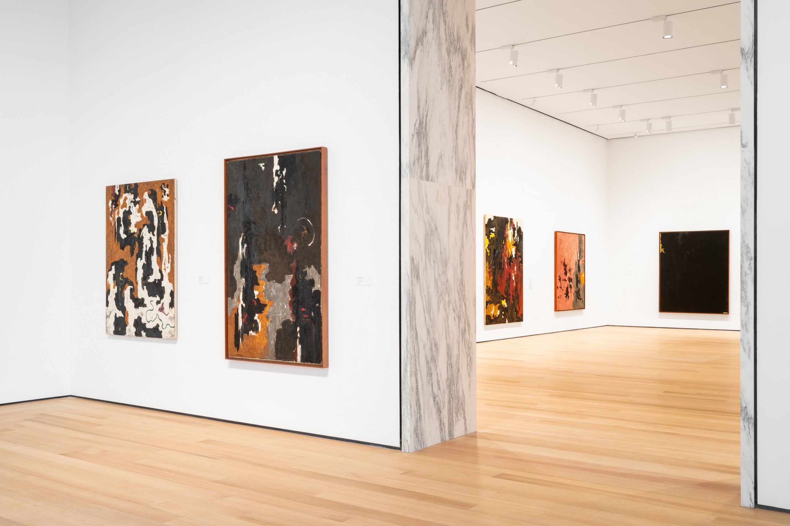 Spotlight: The Buffalo AKG Museum Puts All 33 of Its Clyfford Still ...
